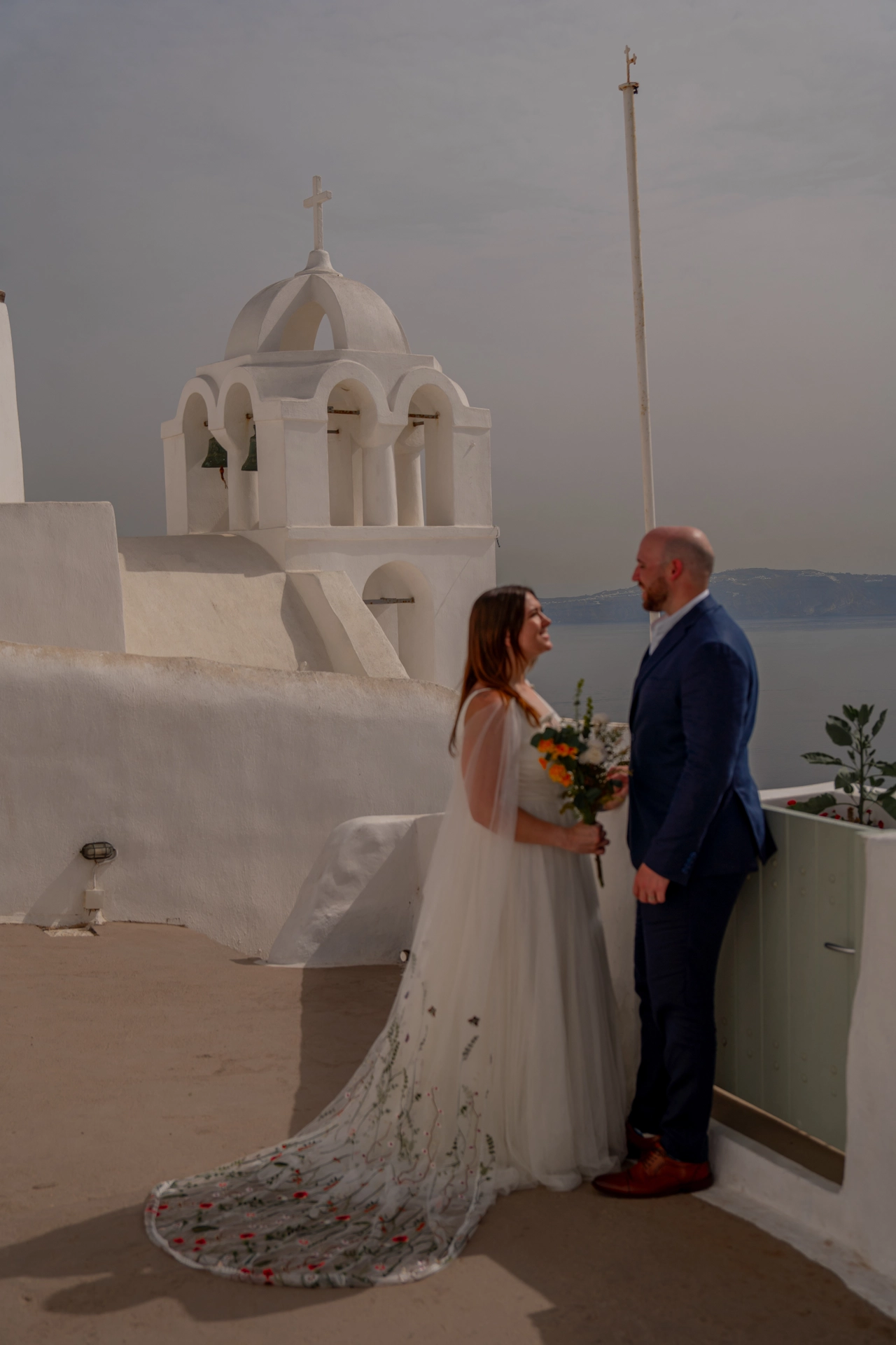 Capture the beauty of Santorini with Smiler's Photography Services