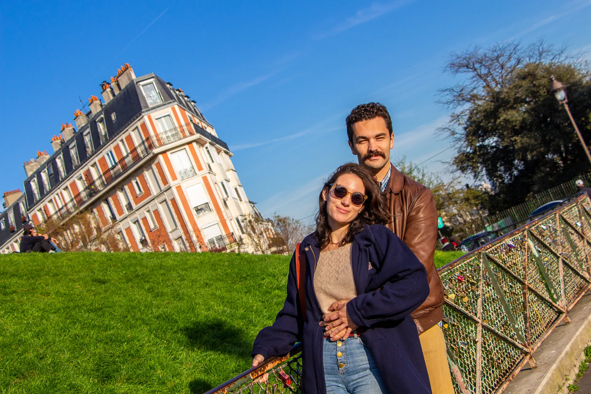 Paris: Professional photoshoot at Eiffel Tower