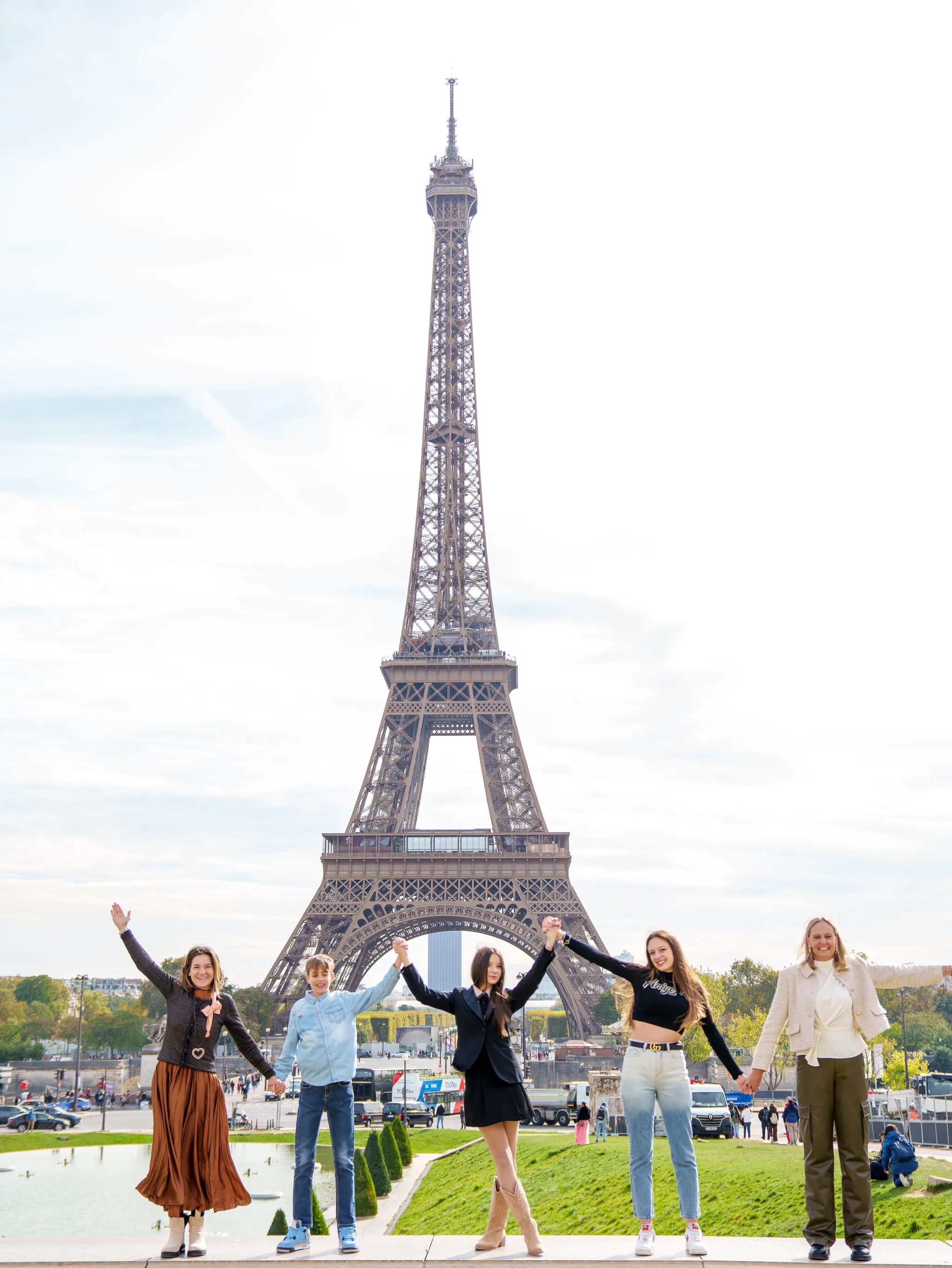 Paris: Professional photoshoot at Eiffel Tower