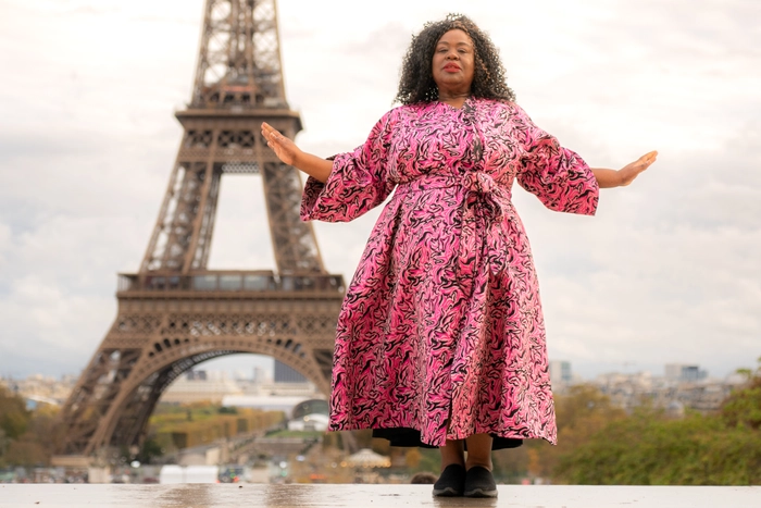 Paris: Professional photoshoot at Eiffel Tower