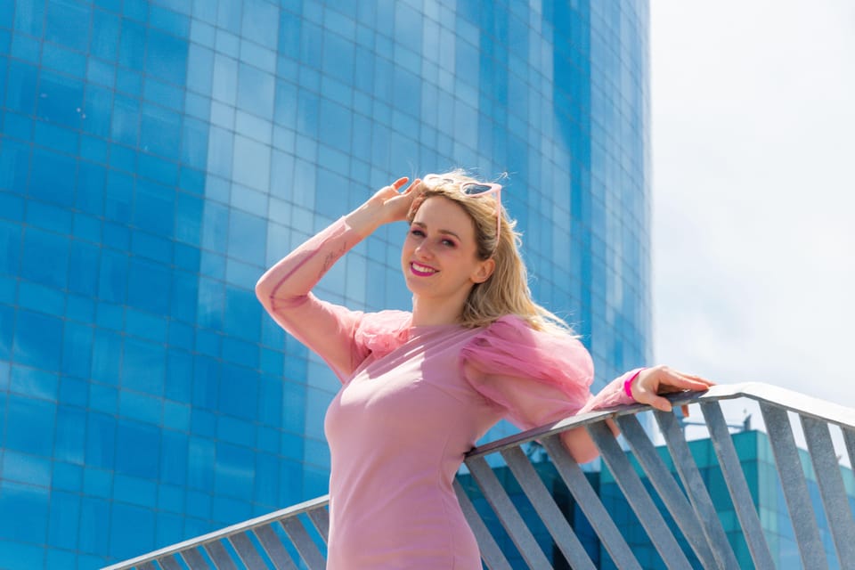 Barcelona: Professional photoshoot at La Barceloneta beach